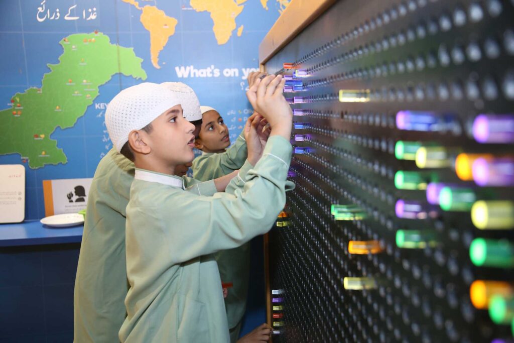 Stem education Karachi | MagnifiScience